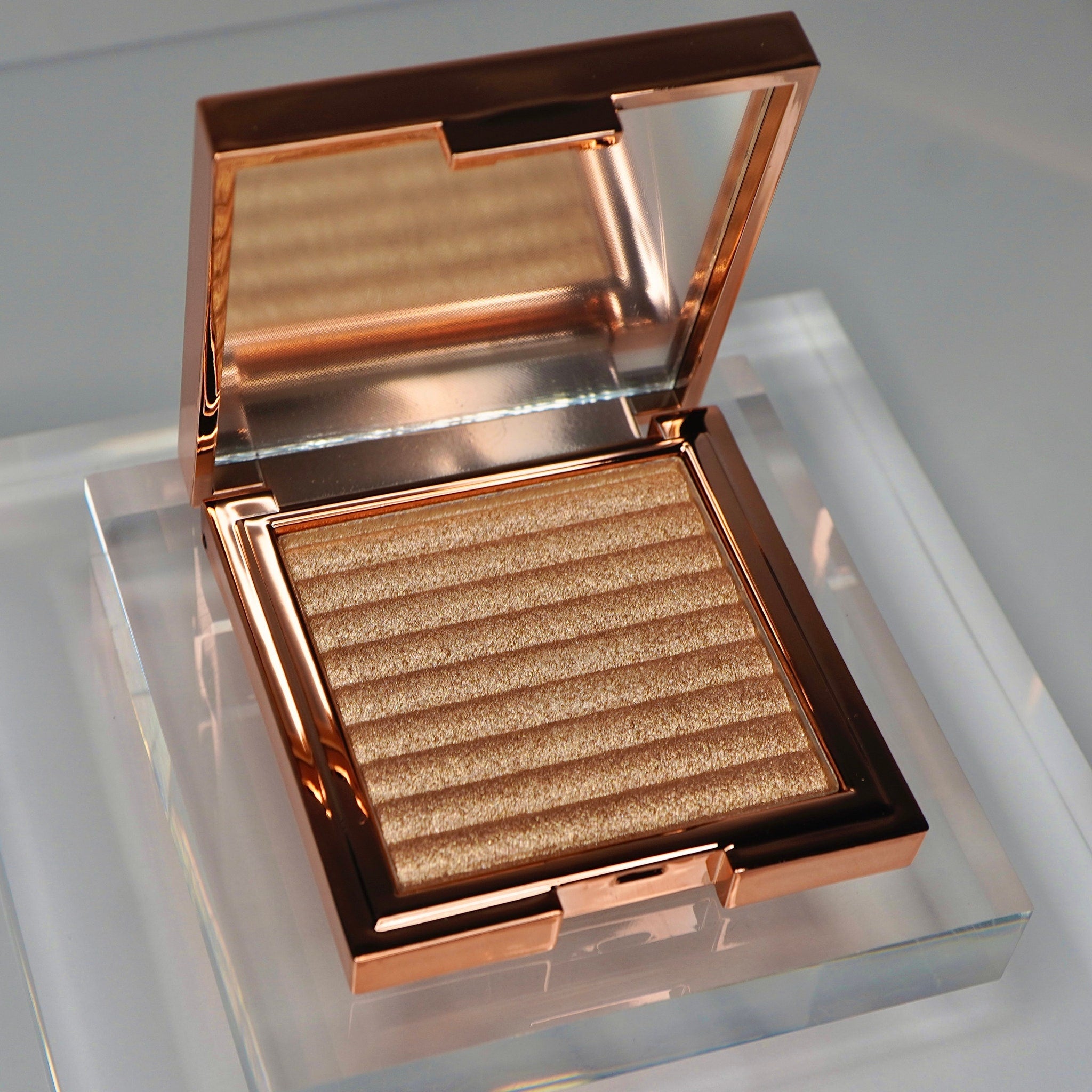 EDA Golden Highlighter: Shimmer Glow - Vegan – Black Bloxie